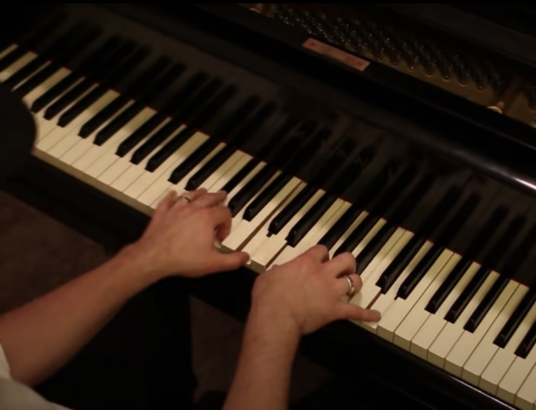 Jazz Piano Comping With Two Hand Voicings - Piano With Jonny